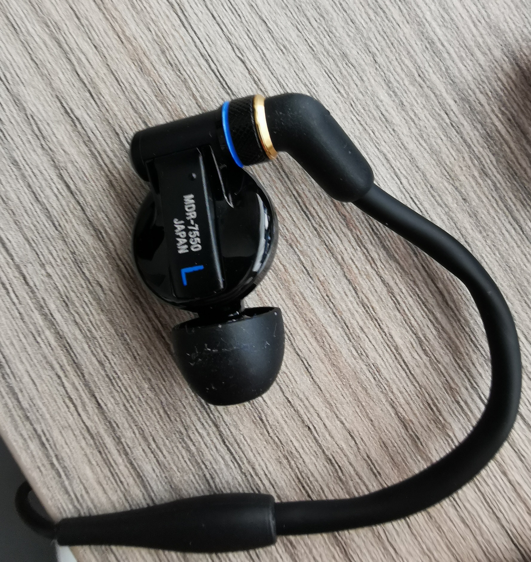 [For Sale] - Sony MDR 7550 | Headphones | Carbonite