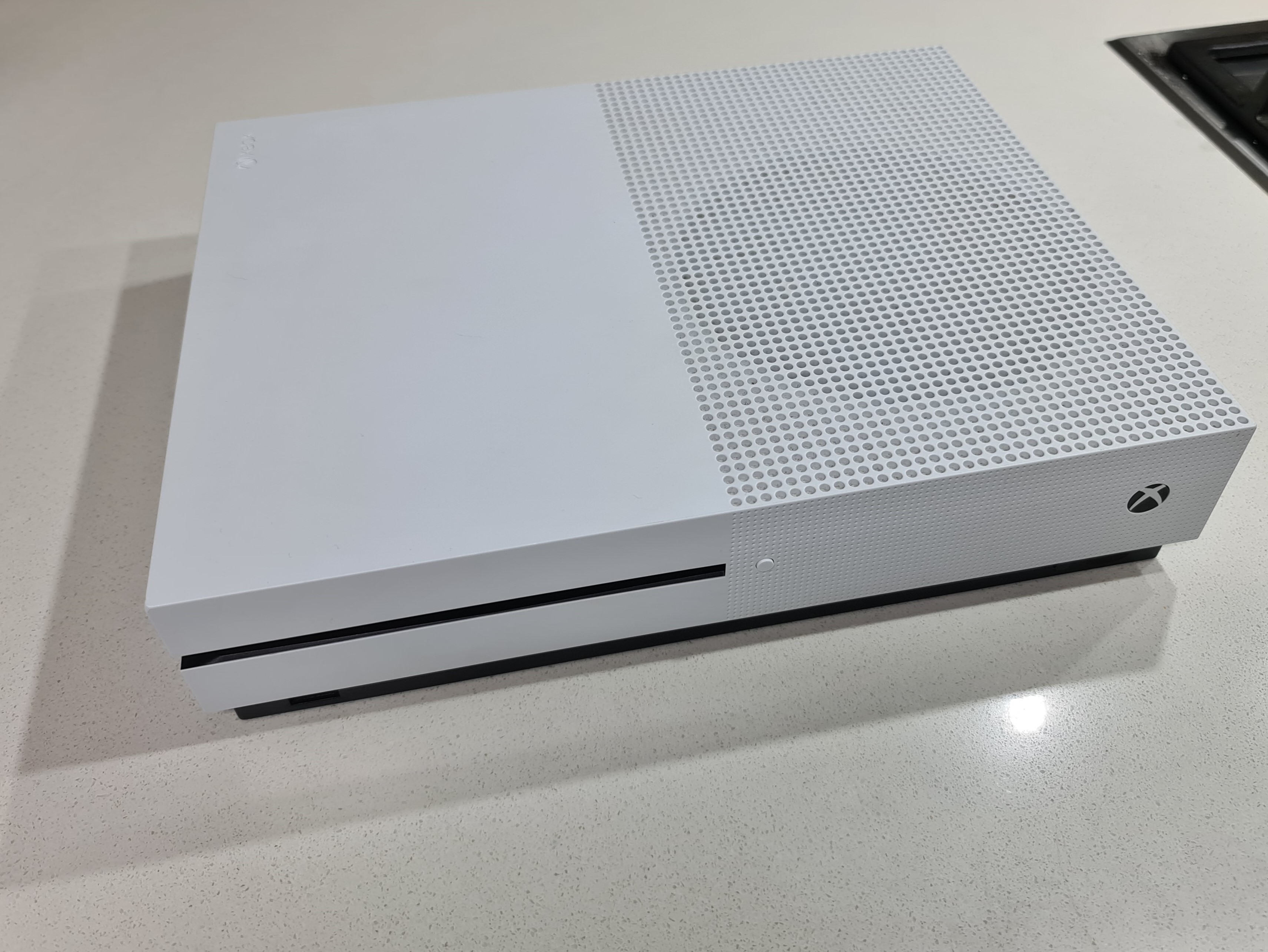 [For Sale] - Xbox One S 1TB Console Only | Xbox | Carbonite