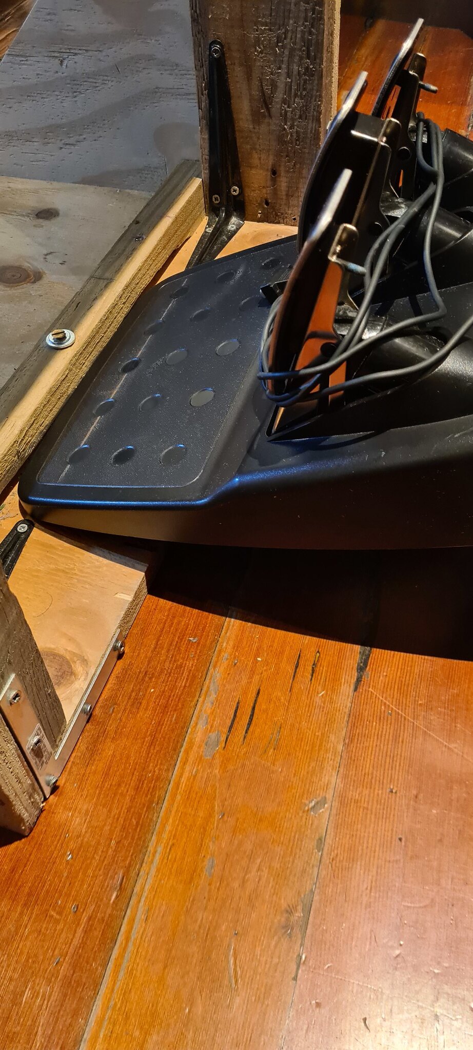 [For Sale] - Logitech G29 & timber stand/rig | Playstation | Carbonite