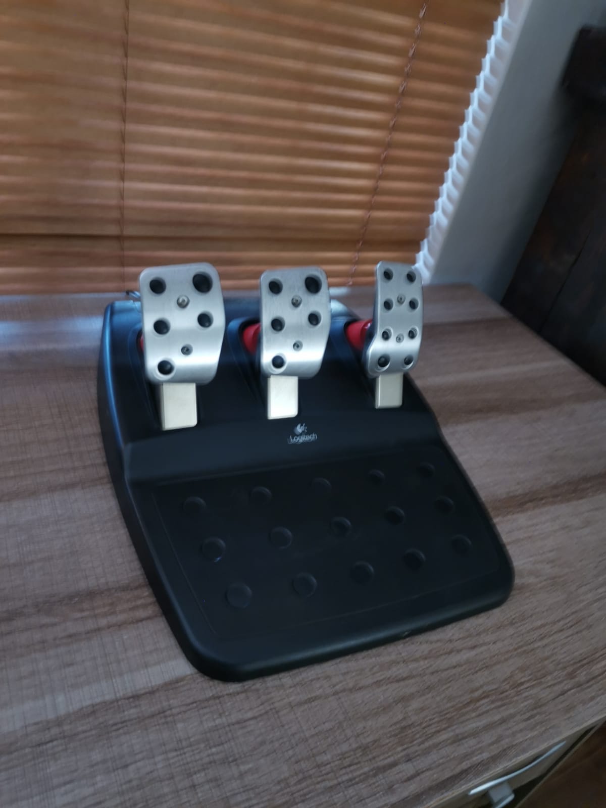 [For Sale] - Logitech G27 Steering/Racing Wheel | SIM Racing | Carbonite