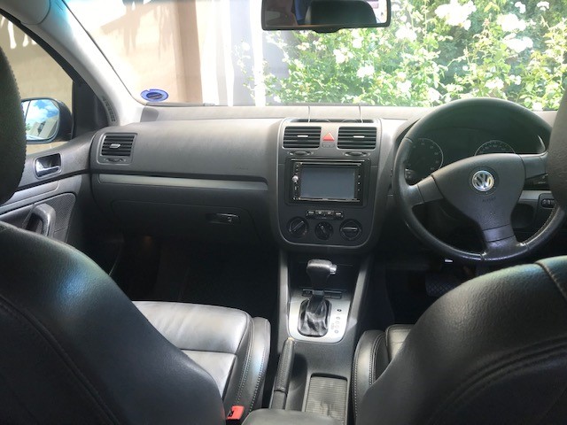 Volkswagen golf 5 1.6 Automatic | Vehicles | Carbonite
