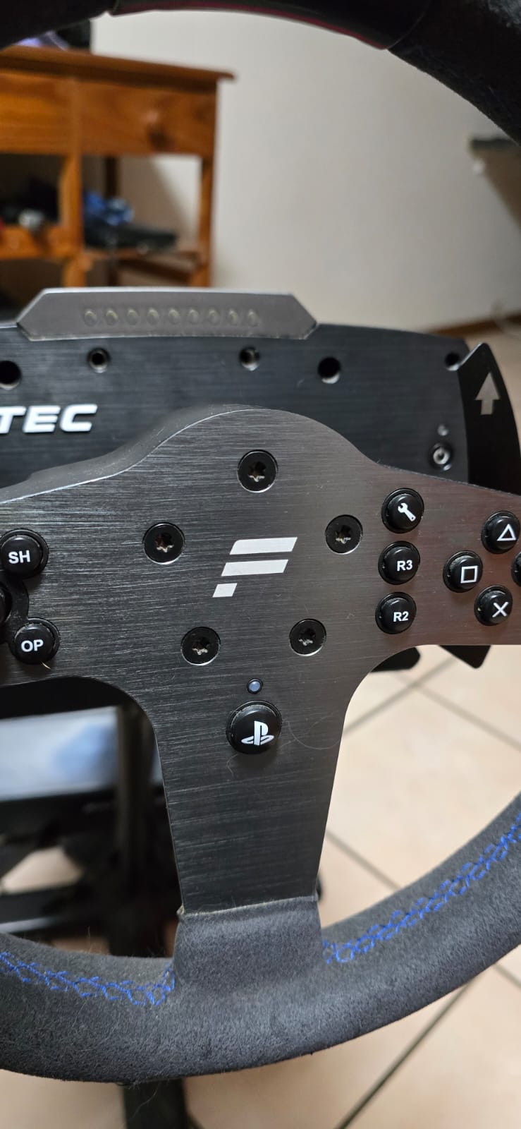 [For Sale] - Full Fanatec sim setup | SIM Gaming | Carbonite