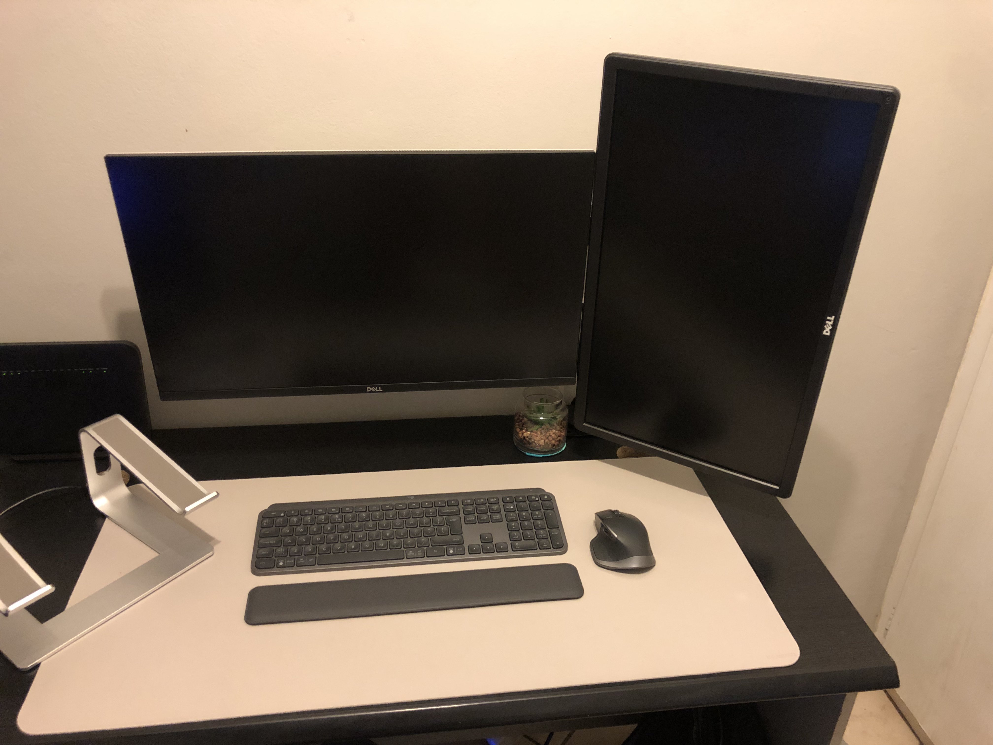 [For Sale] - 24" Dell E2414Ht with Dual Monitor Table Mount (R1750 ...