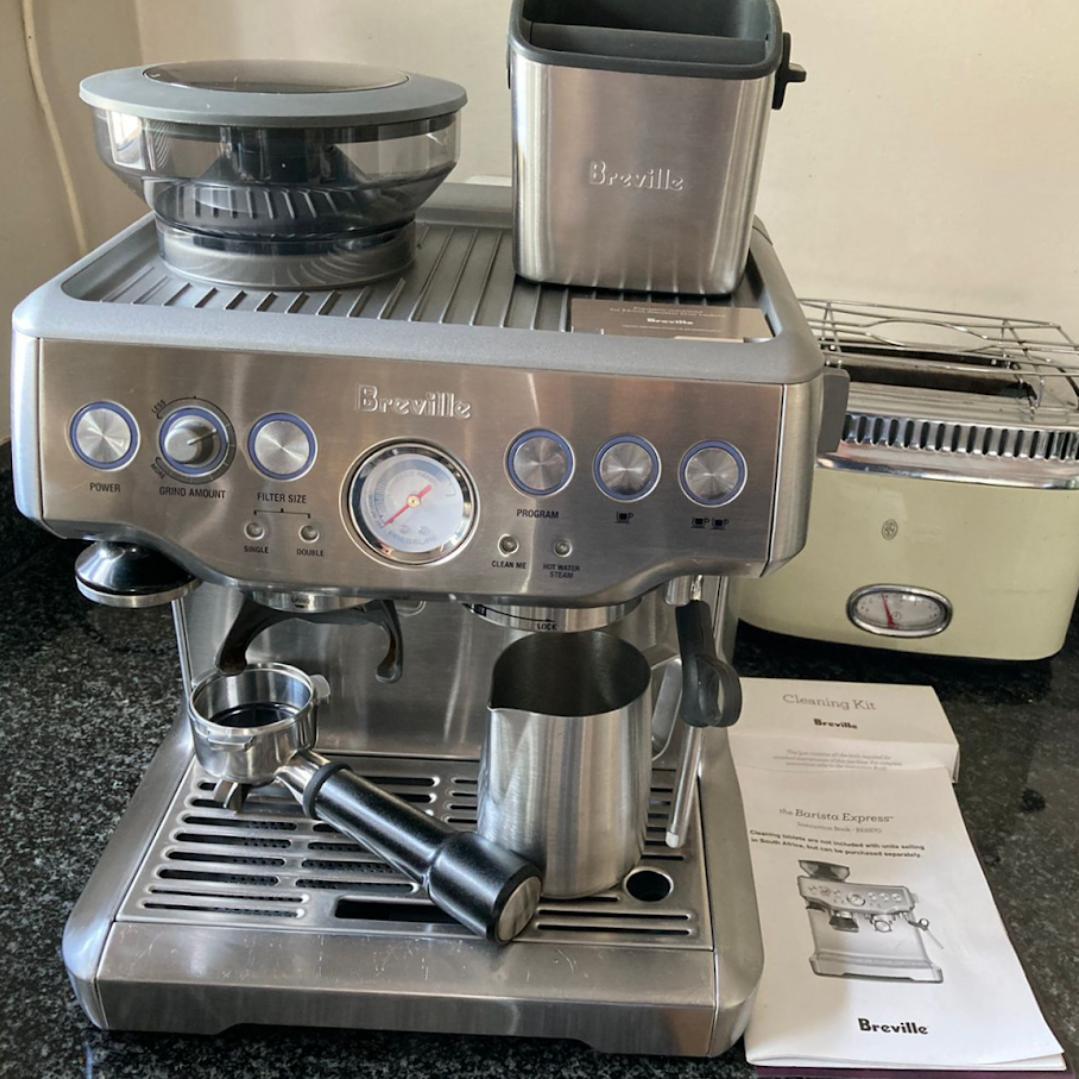 [For Sale] - Breville Barista Express BES870 Espresso machine ...