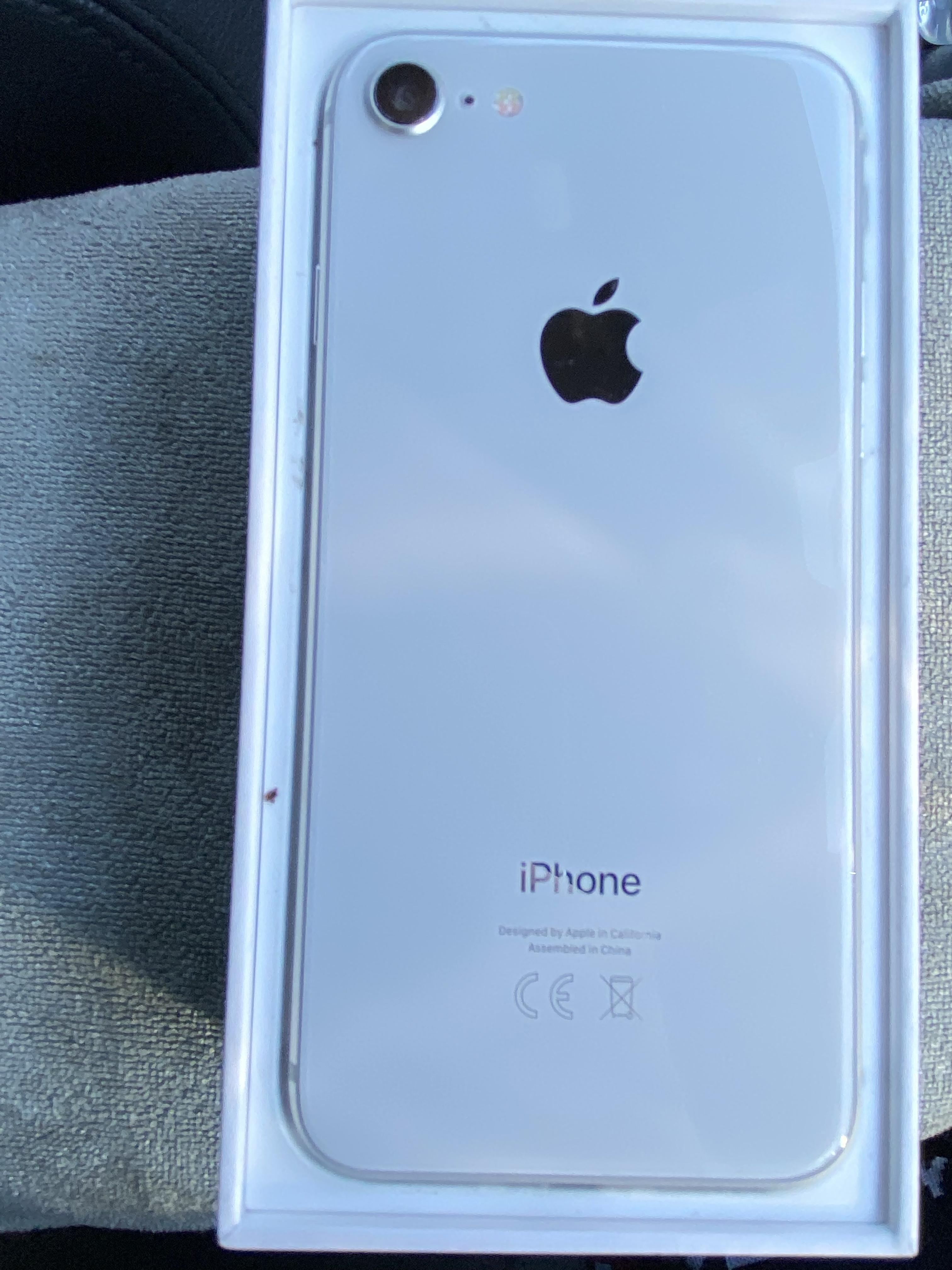 [For Sale] - Apple iPhone 8 64GB White/Silver with Box. Battery 100% ...